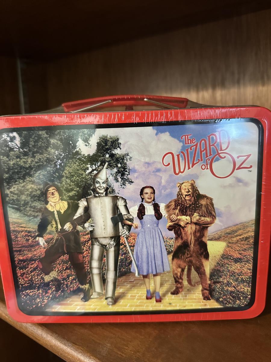"Wizard of Oz" Limited Edition Collector's Tin with Chocolate Chip Cookies